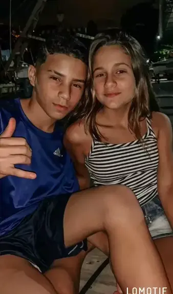 Gostosa faz lomotif e vaza na web e viraliza no Facebook☹ Descubra o mundo do entretenimento com ...